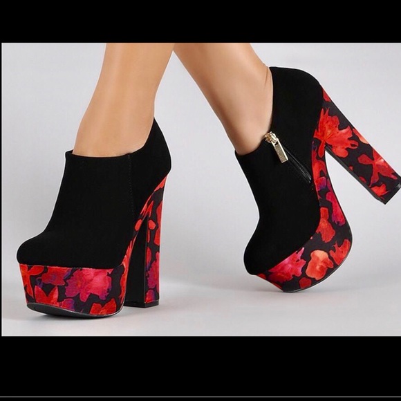 @SOULCRUSHER716 | Shoes | Crushed Velvet Floral Platform Boot | Poshmark